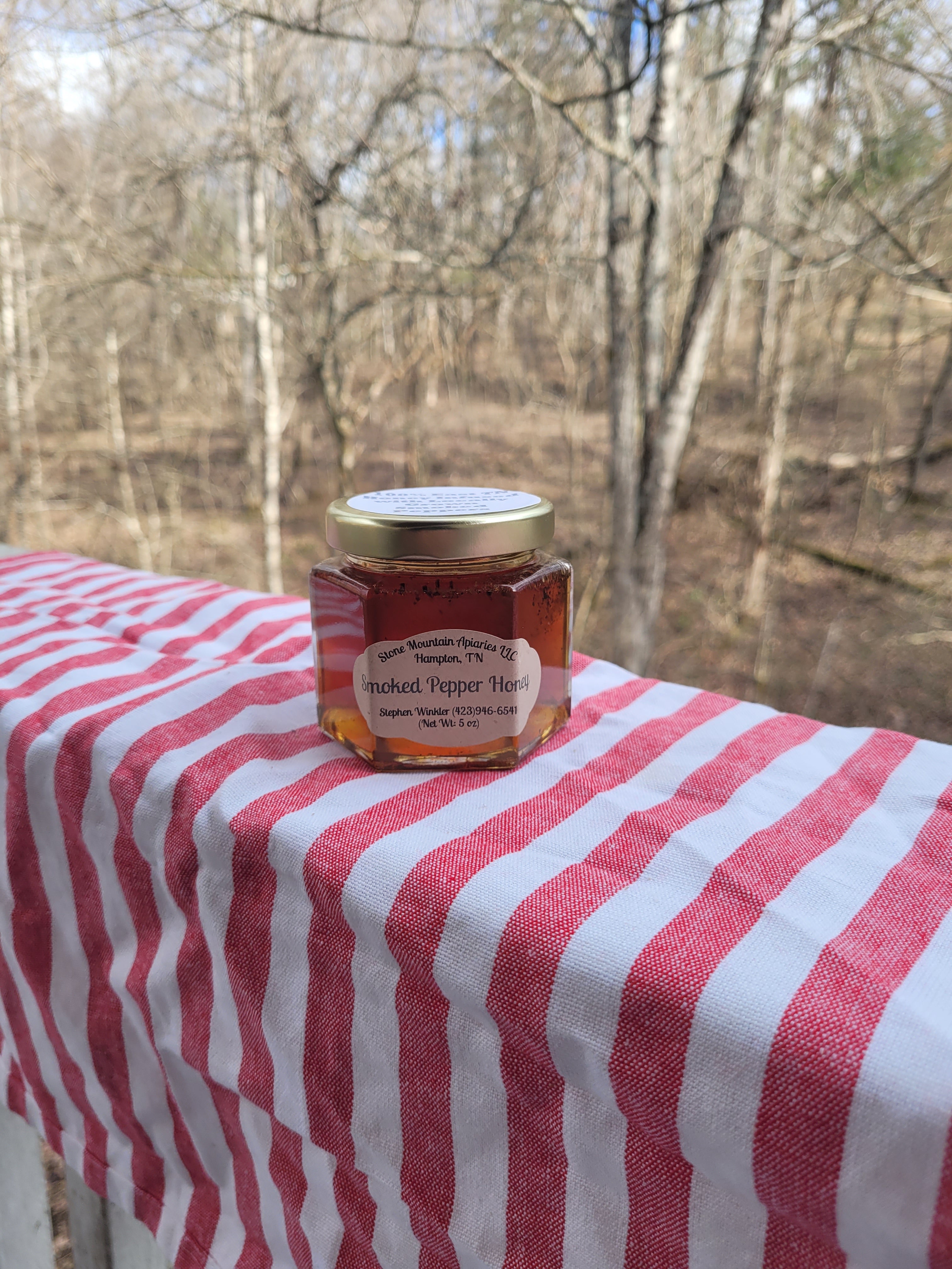 Stone Mountain Apiaries Smoked Pepper Hot Honey Hex Jar – Foxadise Farms